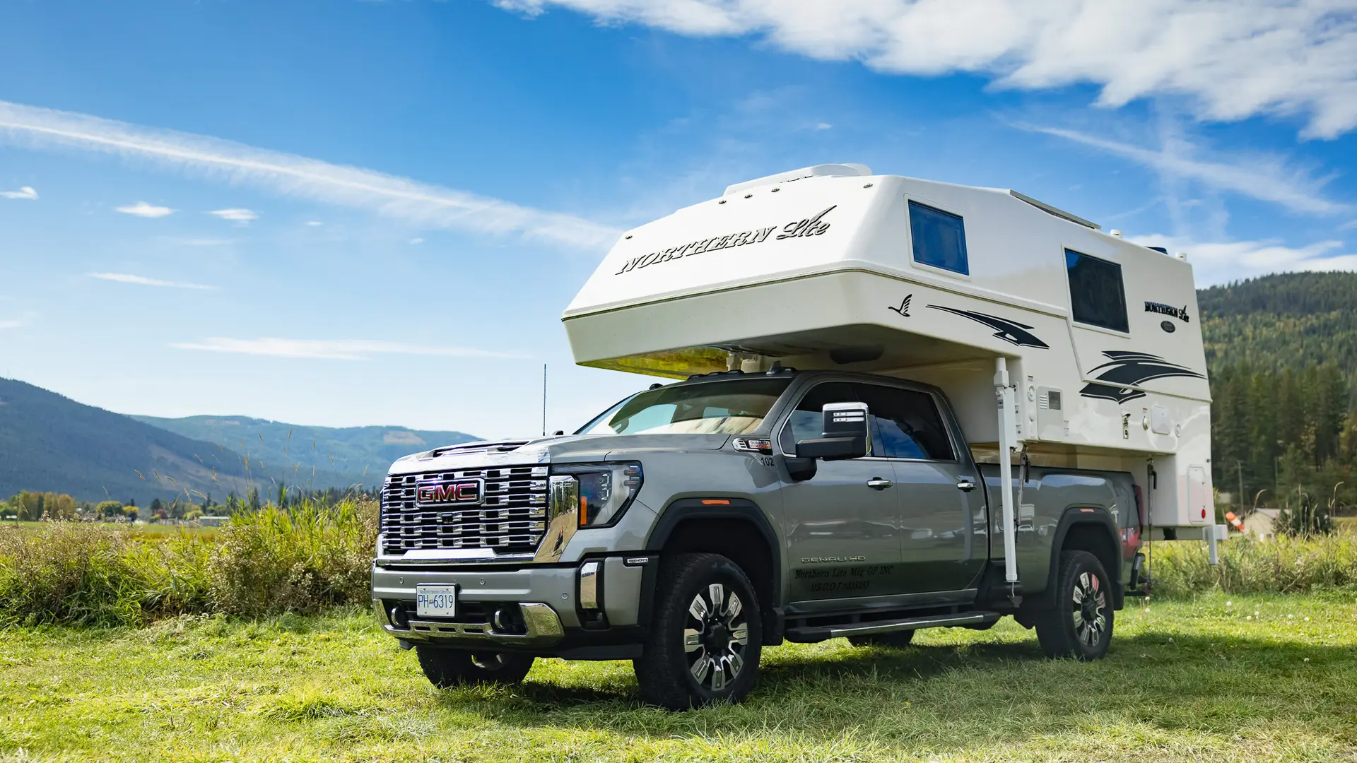 Limited Edition | Northern Lite 4-Season Truck Campers